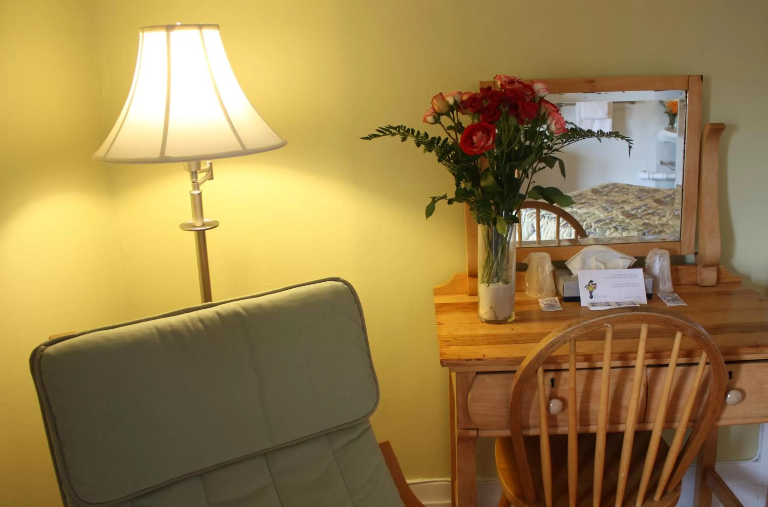 Hotel Abri du Voyageur, Montréal, Québec - from $47 - Travelated