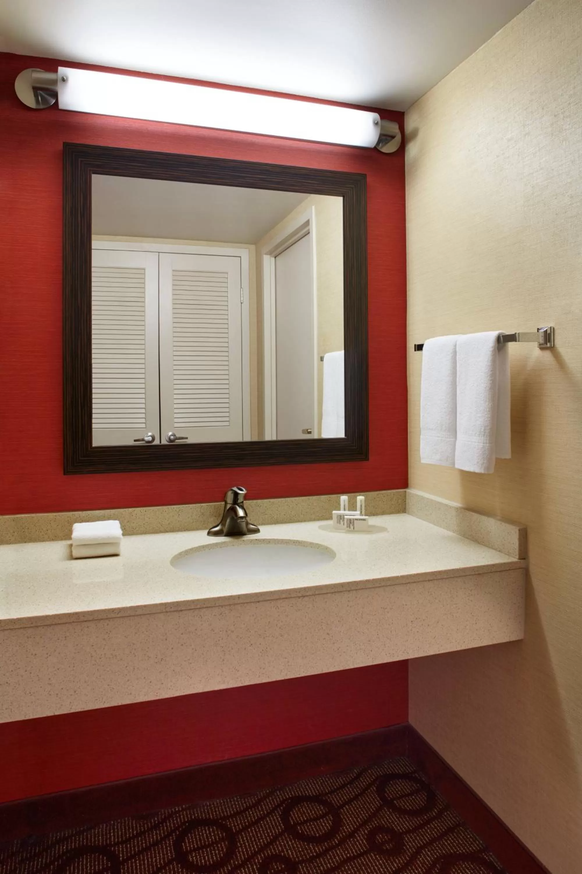 Courtyard by Marriott Niagara Falls, Ontario, Canada - from $93 ...